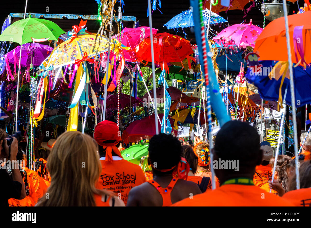 Uk summer festival diverse crowd hi-res stock photography and images ...