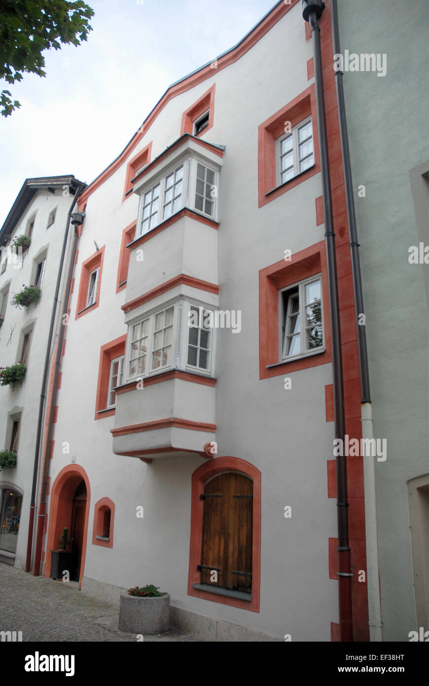 Haus Agramgasse 6 in Hall in Tirol is a historic building showcasing ...