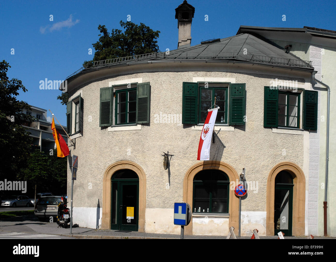 Old traditional building showcases hi-res stock photography and images ...