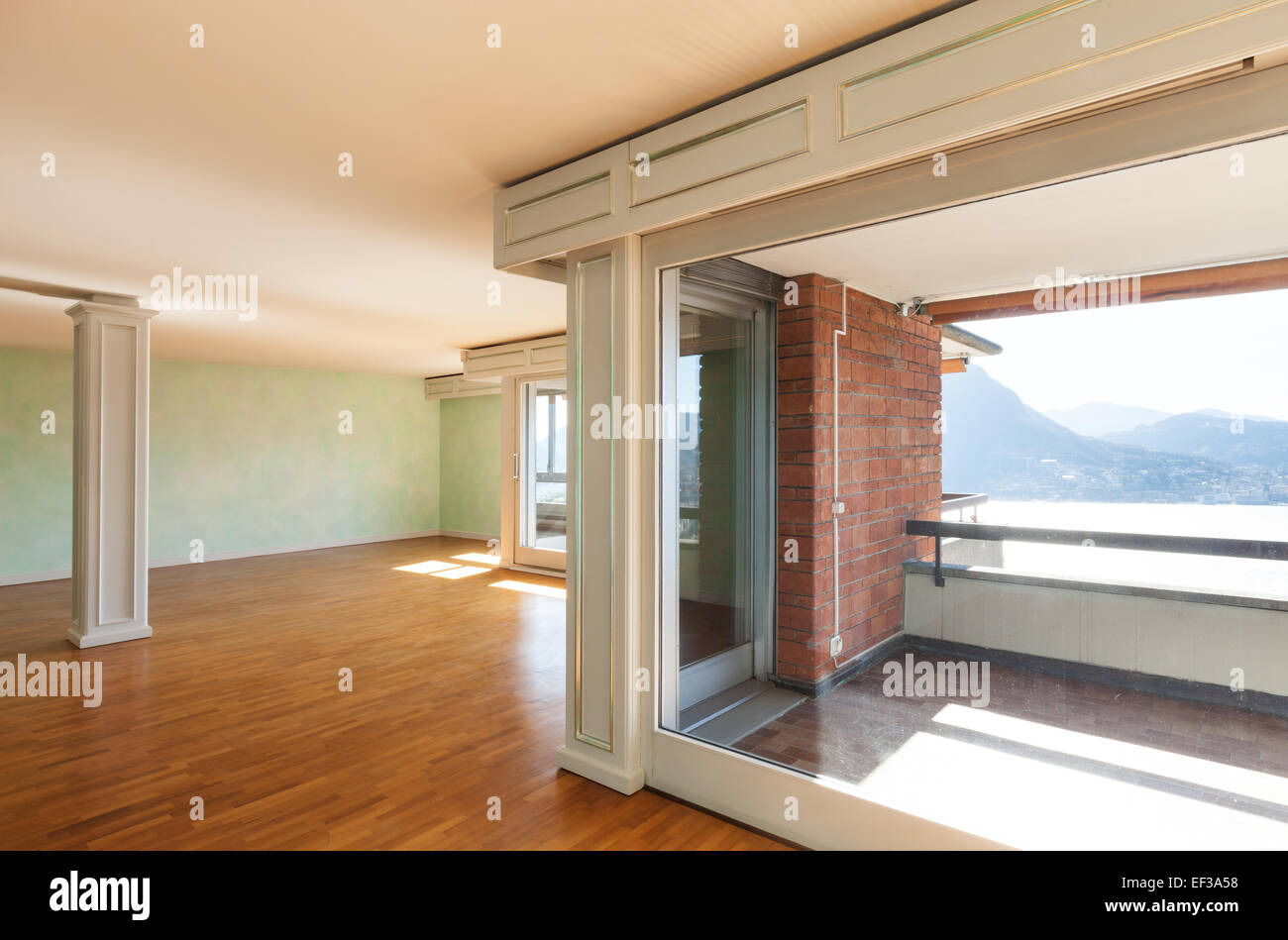 Empty balcony hi-res stock photography and images - Alamy