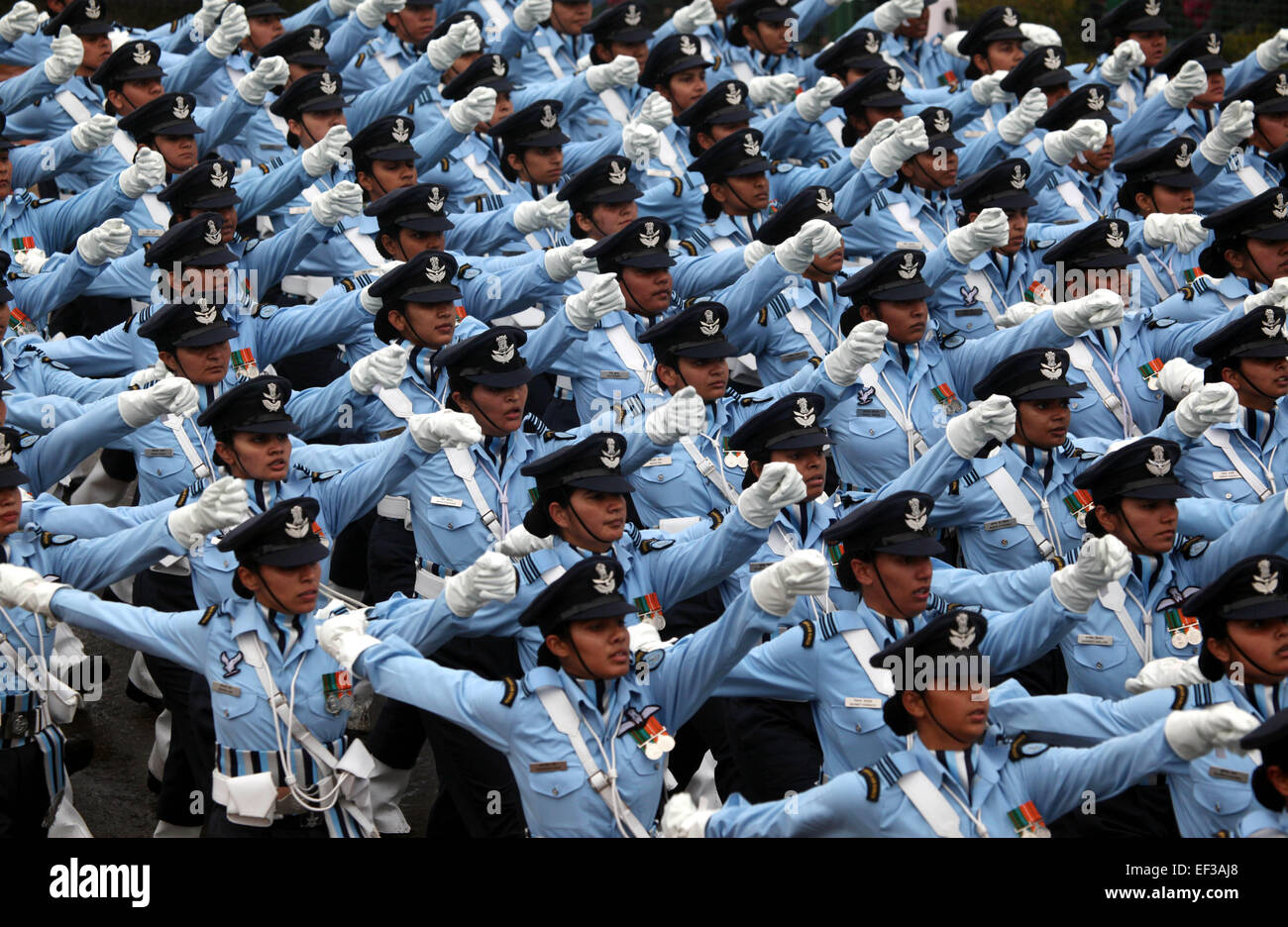 New Delhi, India. 26th Jan, 2015. Indian Airforce women contingent ...