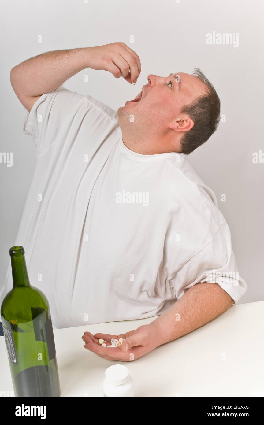 Overweight people drinking alcohol hi-res stock photography and images ...