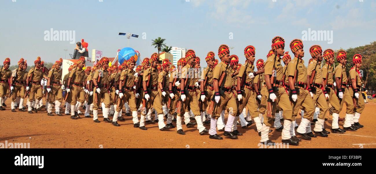 Indian army soldiers take part hi-res stock photography and images - Alamy
