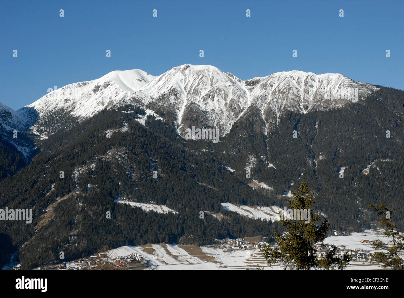 This artwork by Saile depicts 'Nederjoch und Jochkreuz,' likely ...