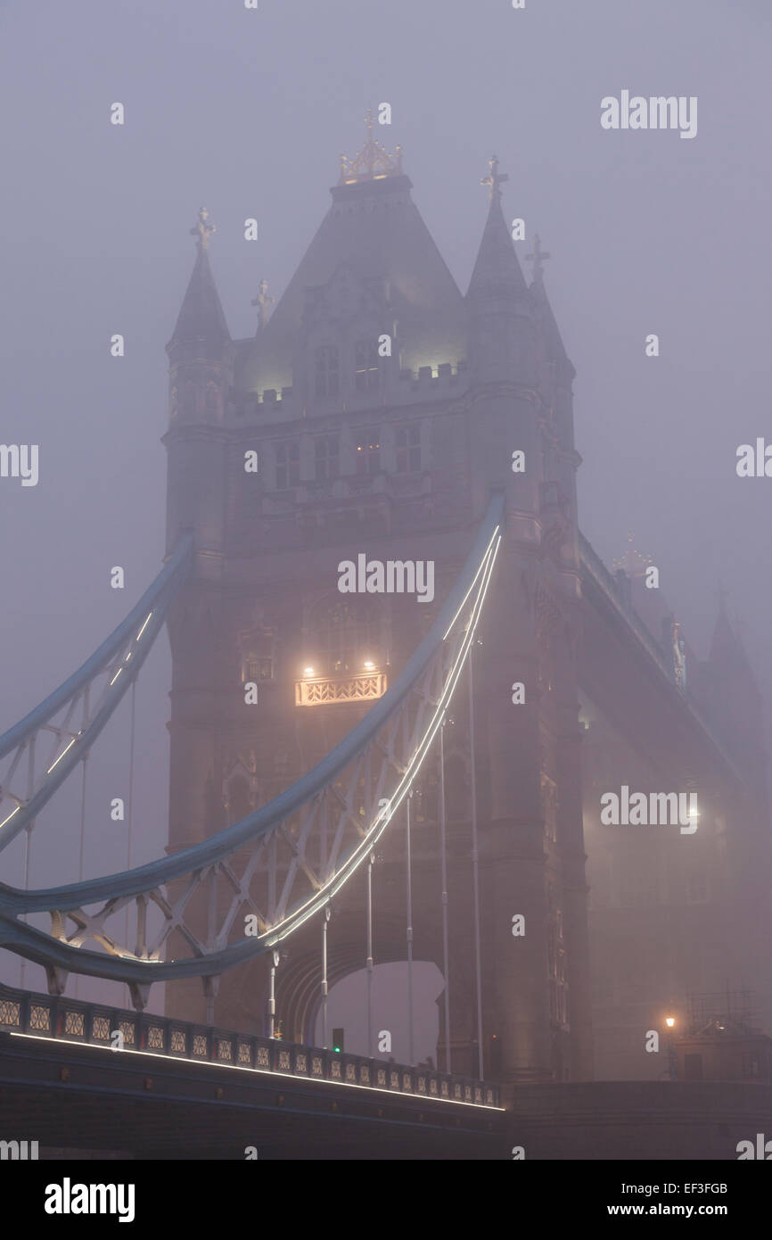England,London,Tower Bridge and Fog Stock Photo - Alamy