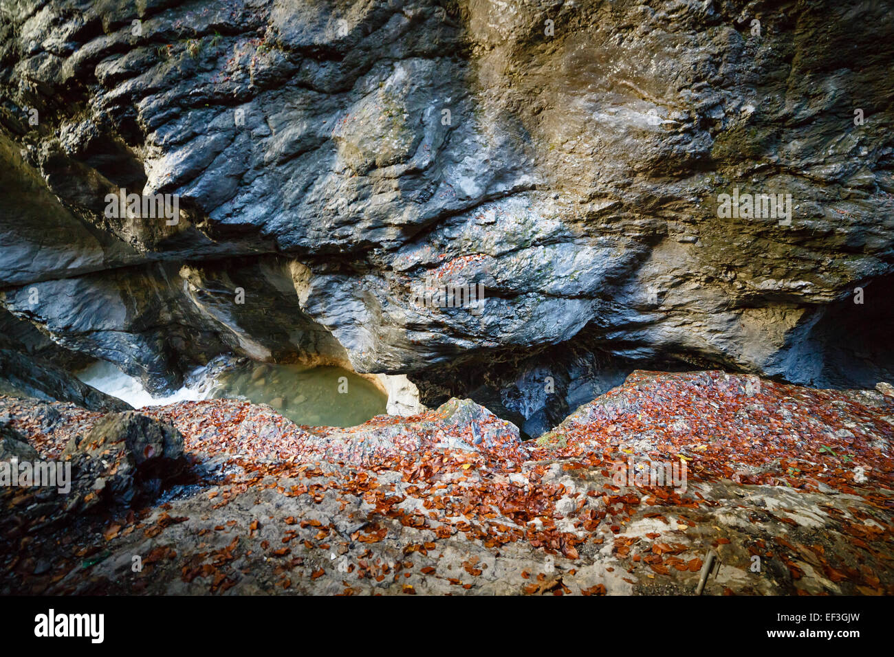 Narrow ravine hi-res stock photography and images - Alamy