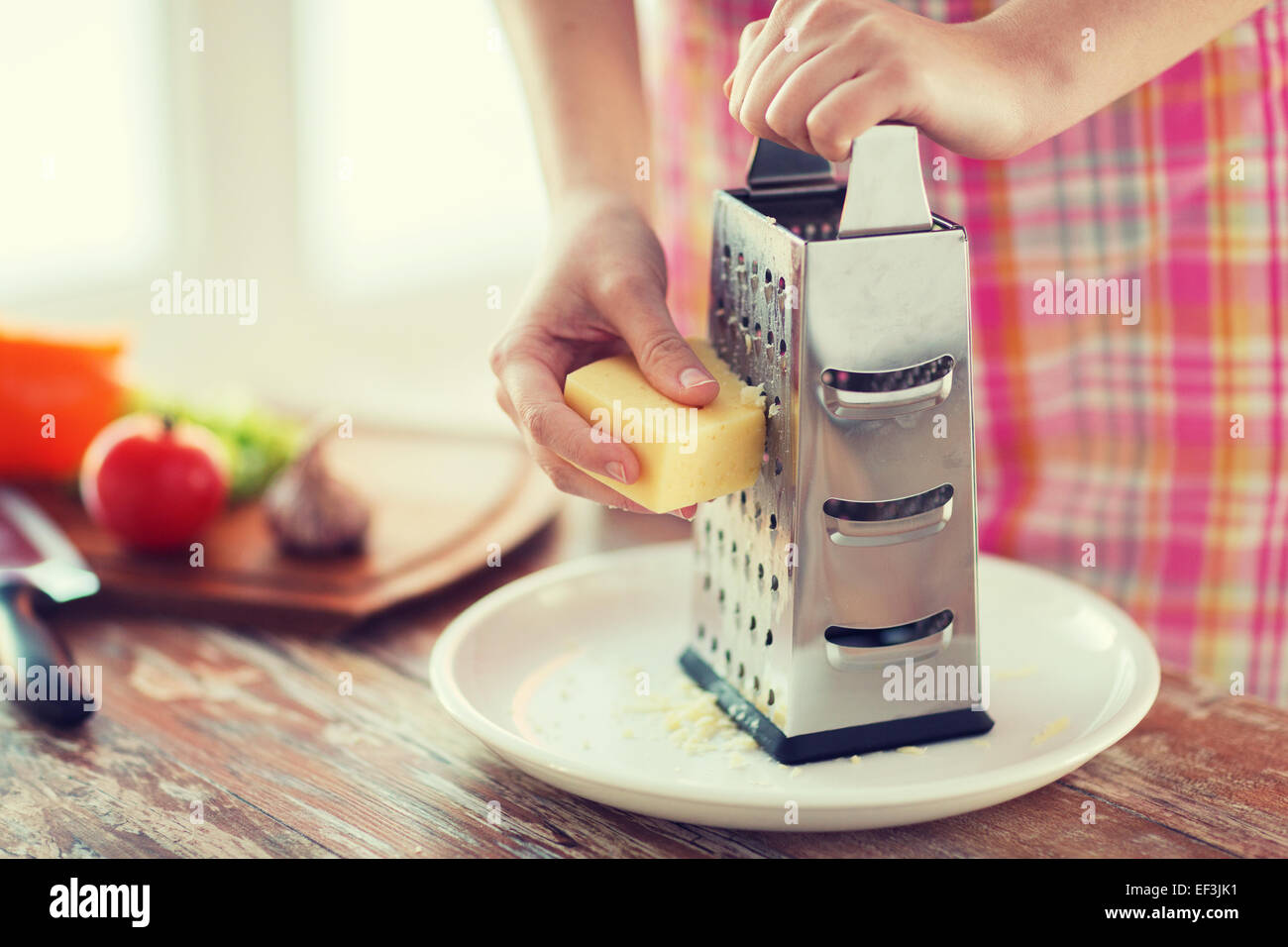 Wooden grate grating hi-res stock photography and images - Alamy