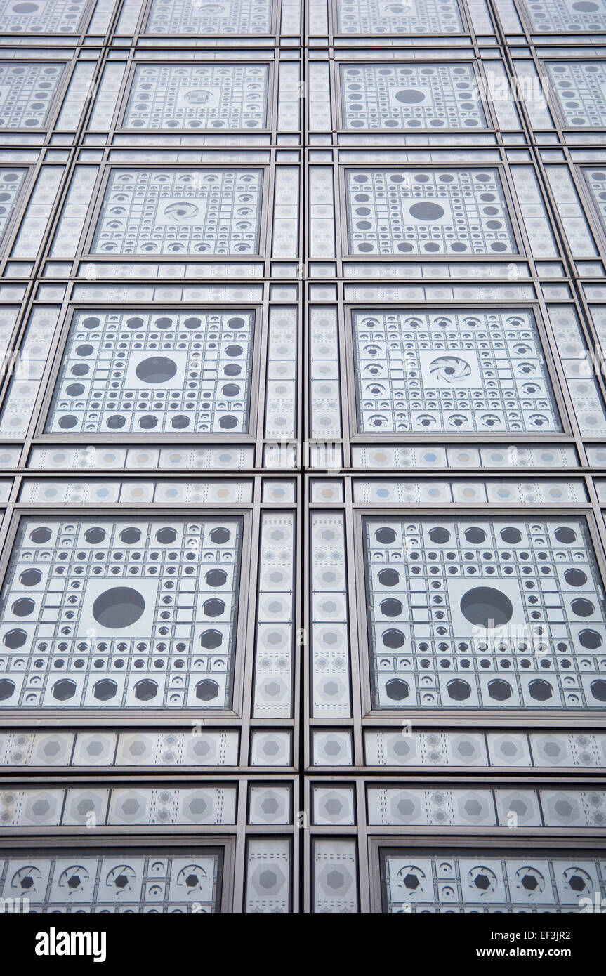 Institute of the arabic world hi-res stock photography and images - Alamy