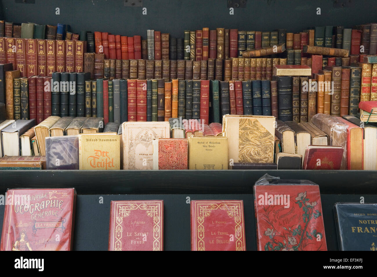 Bouquinistes hi-res stock photography and images - Alamy