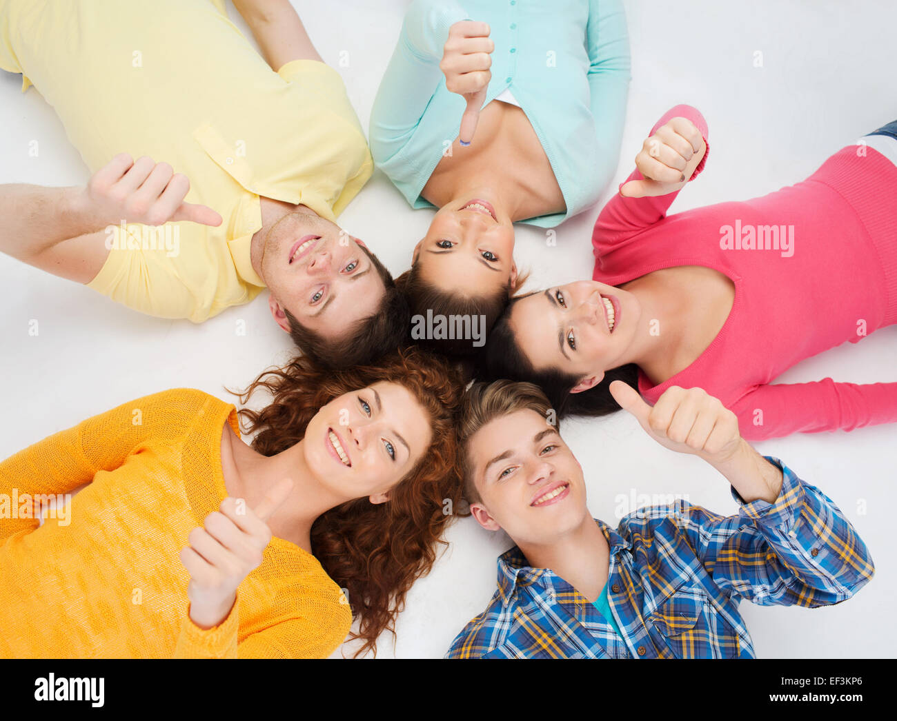 group of smiling teenagers Stock Photo - Alamy