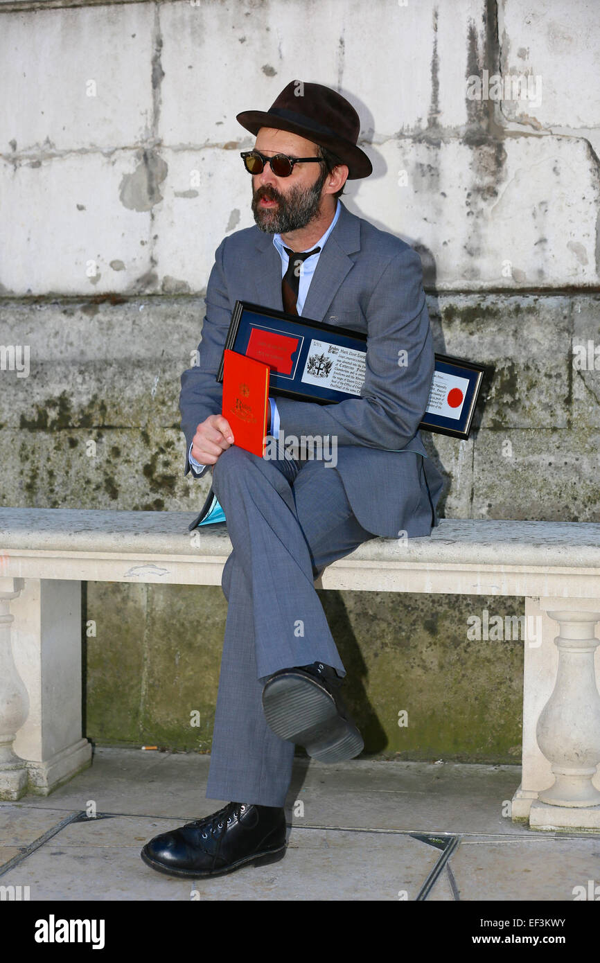 Frontman mark oliver everett hi-res stock photography and images - Alamy