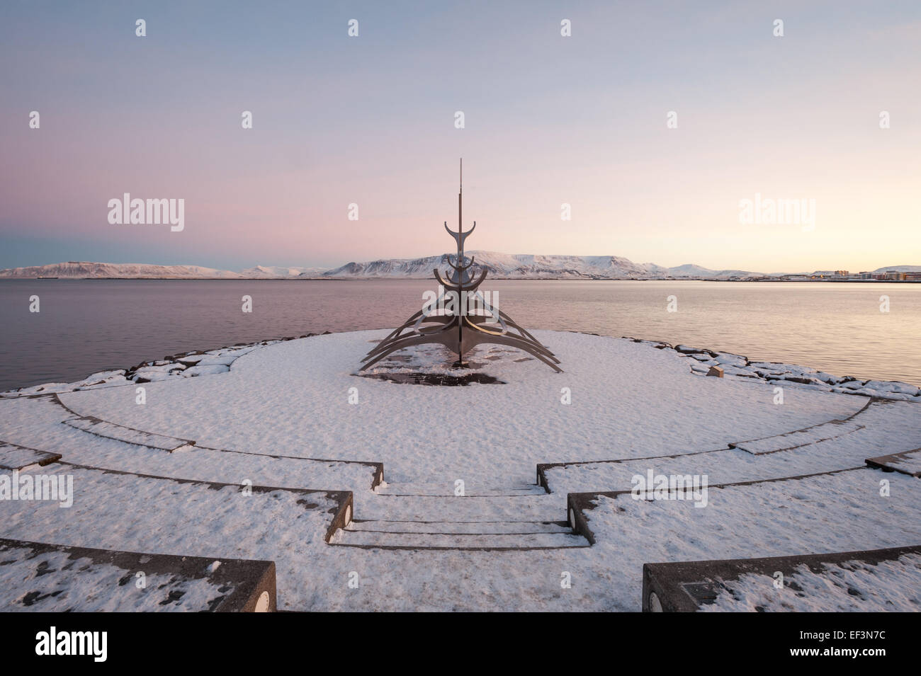 Sólfar Sun Voyager ship sculpture by Jon Gunnar Arnason and the Mount ...