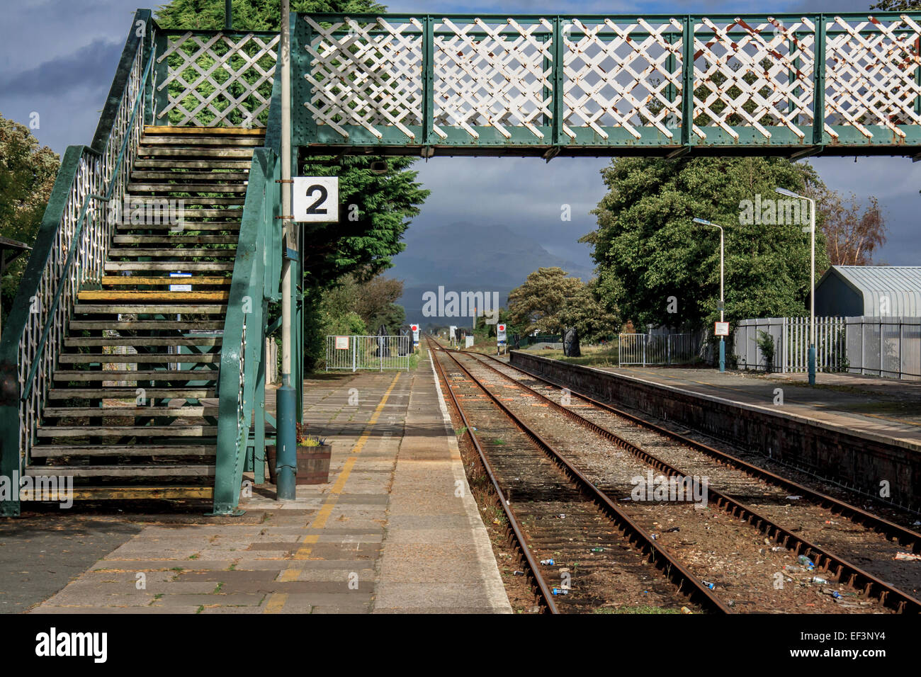 Footbridge over railway Stock Photo - Alamy