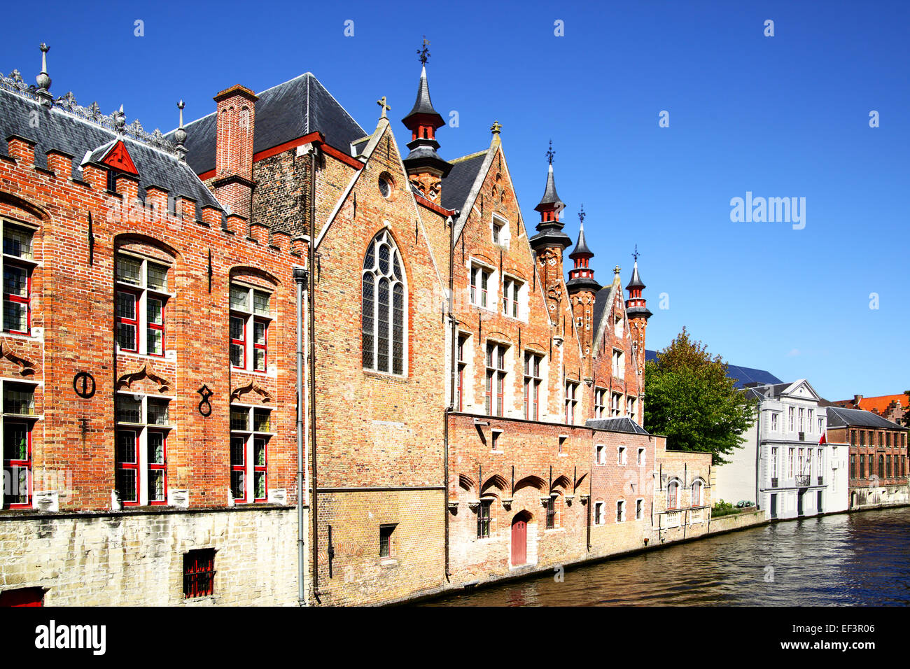 Medieval houses on canal in Bruges, Belgium Stock Photo - Alamy