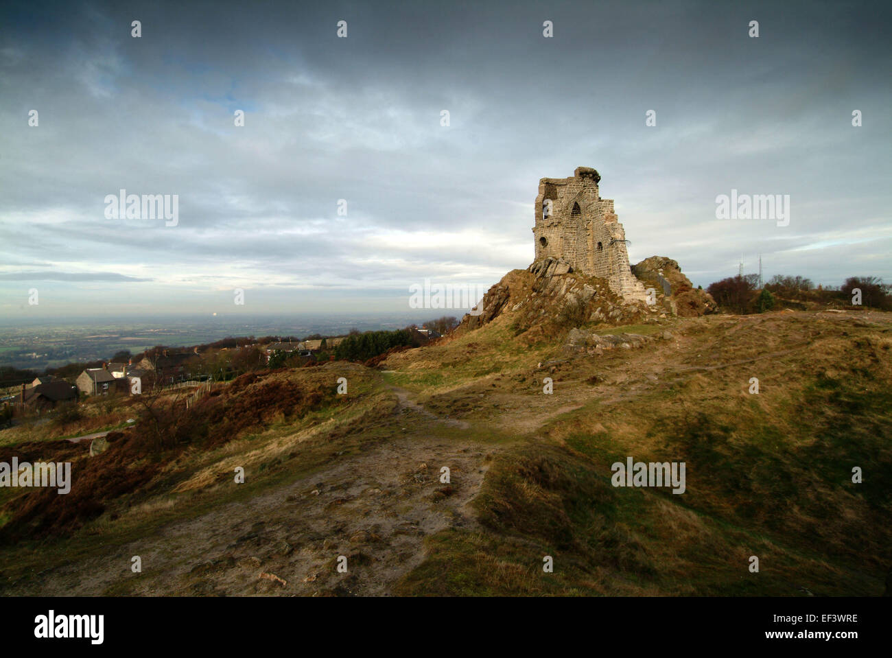 Mow Cop Castle in the village of Mow Cop, Staffordshire Stock Photo - Alamy