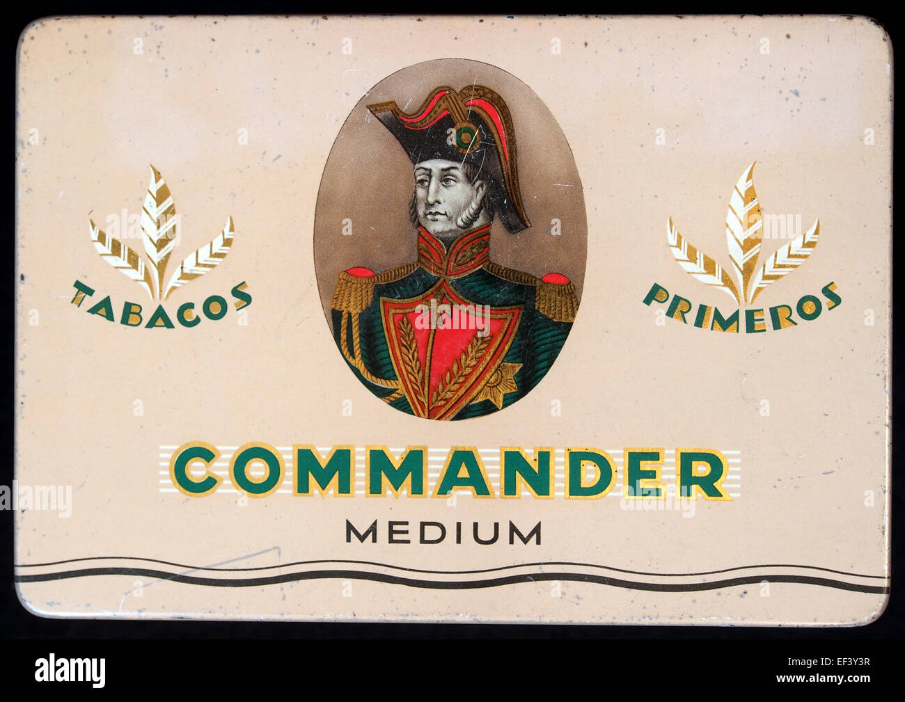 Commander Medium sigarenblikje Stock Photo - Alamy