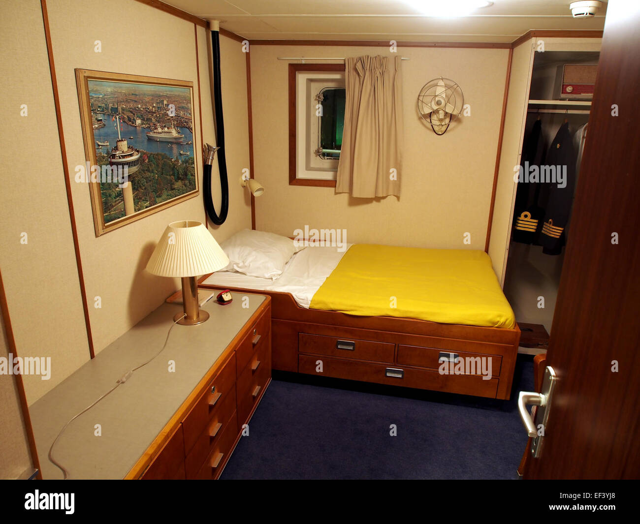 Inside the SS Rotterdam, specifically the Captain's Cabin (Kapiteinshut ...
