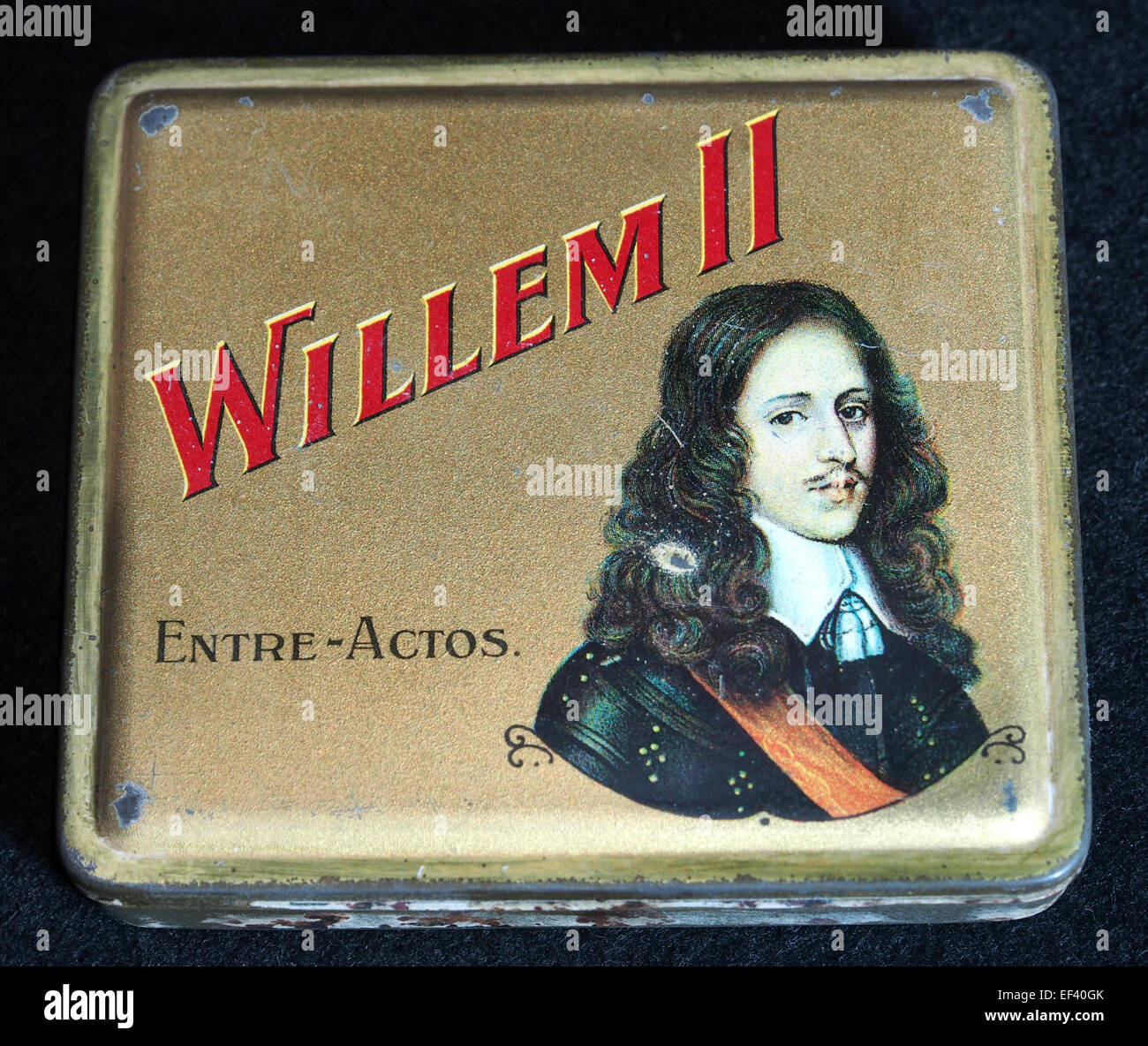 The Willem II Entre-Actos cigar tin is a vintage collectible, featuring ...