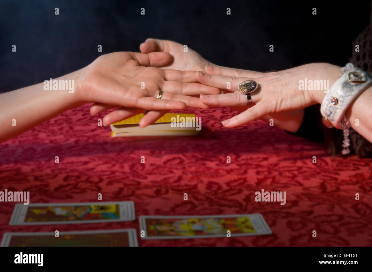 Tarot reading 2 people hi-res stock photography and images - Alamy