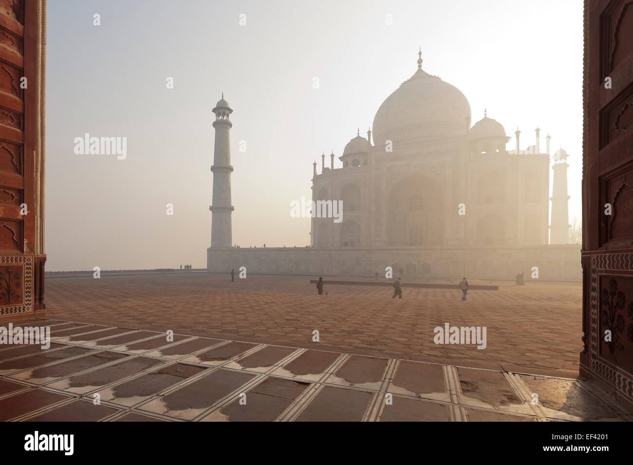 The taj mahal at sundown hi-res stock photography and images - Alamy