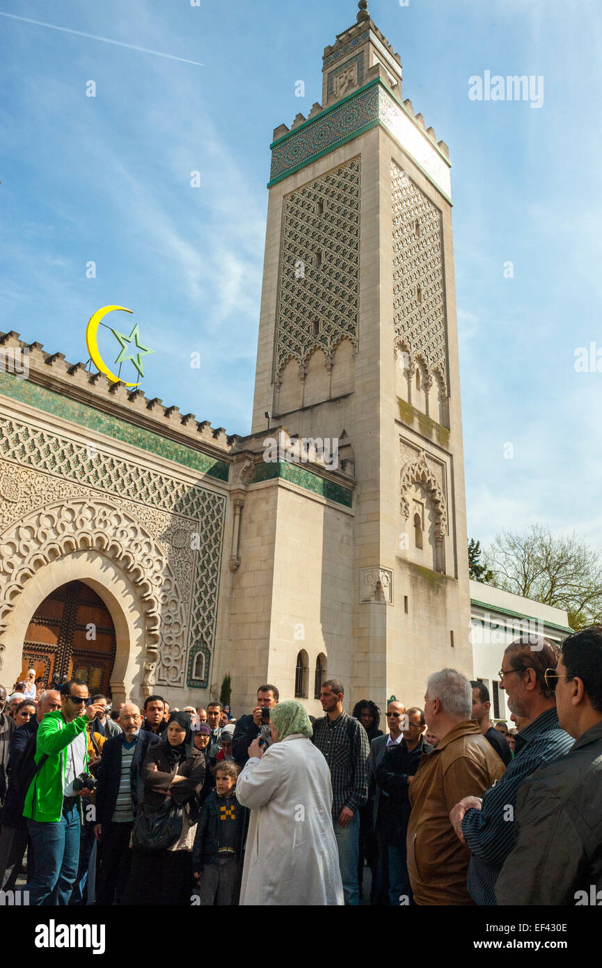 French arab muslims demonstrating racism hi-res stock photography and images - Alamy
