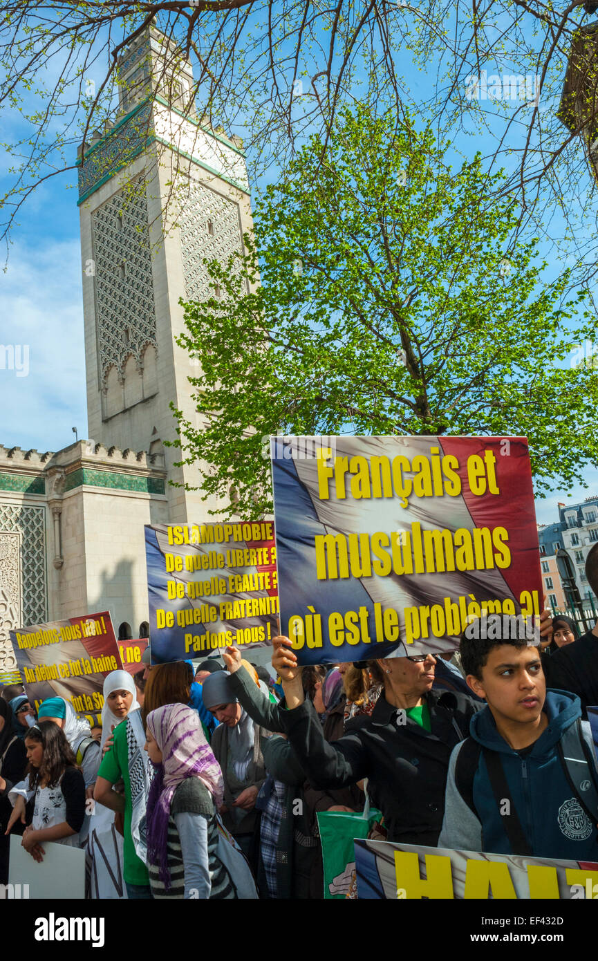 French arab muslims demonstrating islamophobia hi-res stock photography and images - Alamy