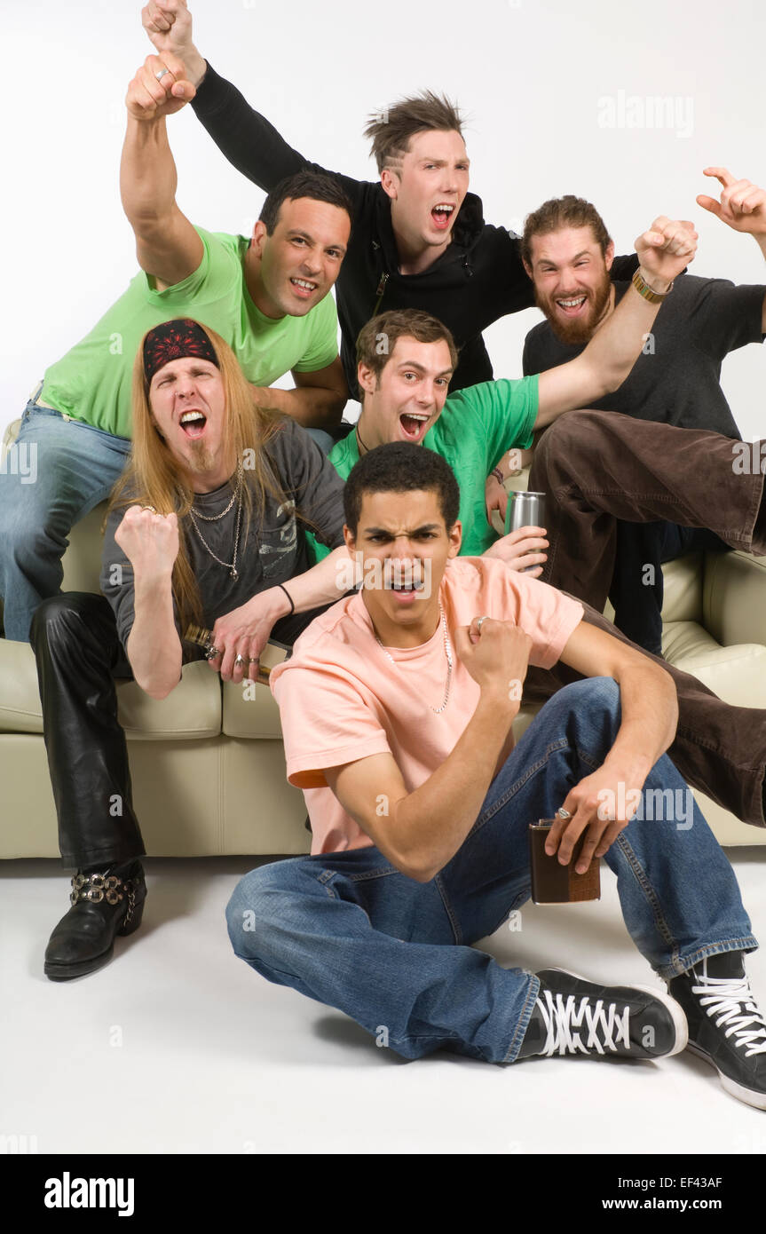 Teen friends watching tv hi-res stock photography and images - Alamy