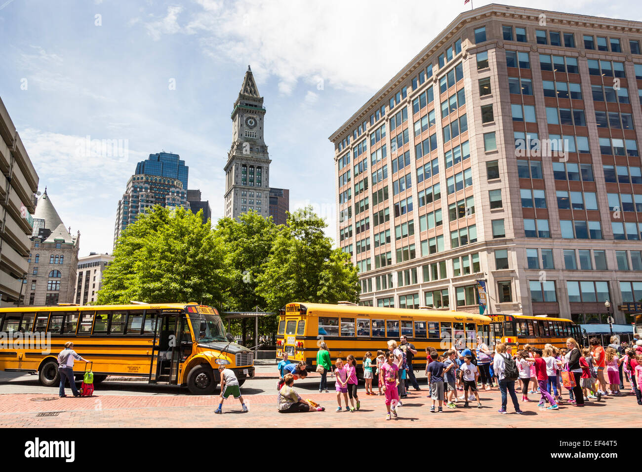 School children and school buses, Custom House behind, Boston ...
