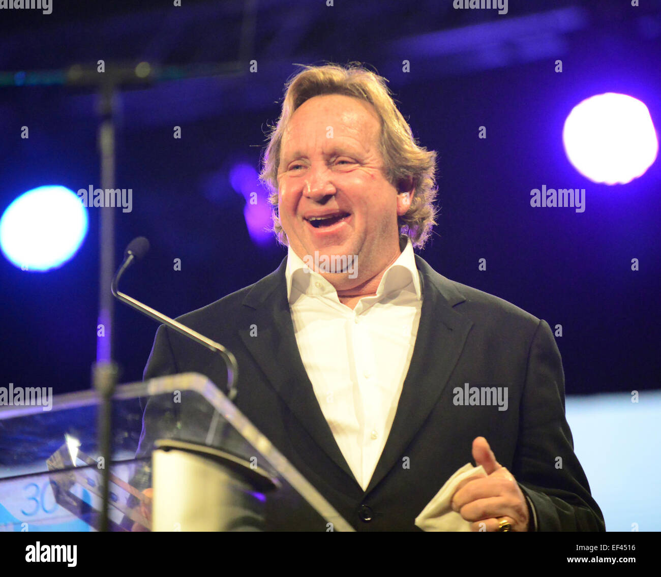 Anaheim, CA, USA. 26th Jan, 2015. Sound Engineer - ED CHERNEY receiving ...