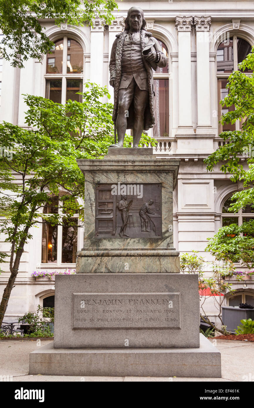 Benjamin Franklin statue outside Old City Hall, 45 School Street ...