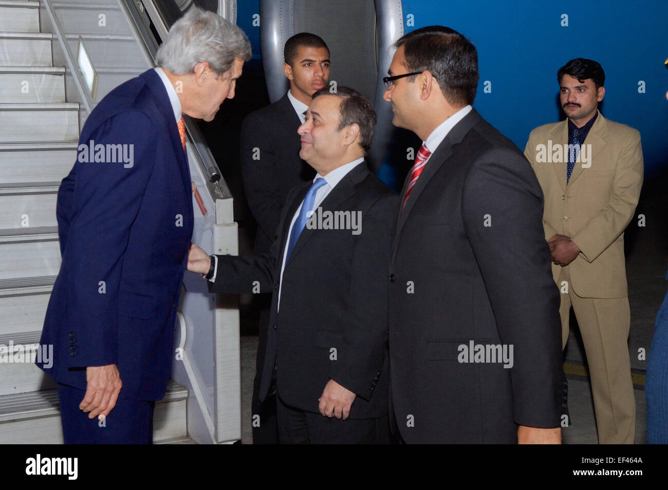 Pakistani Protocol officials greet U.S. Secretary of State John Kerry ...
