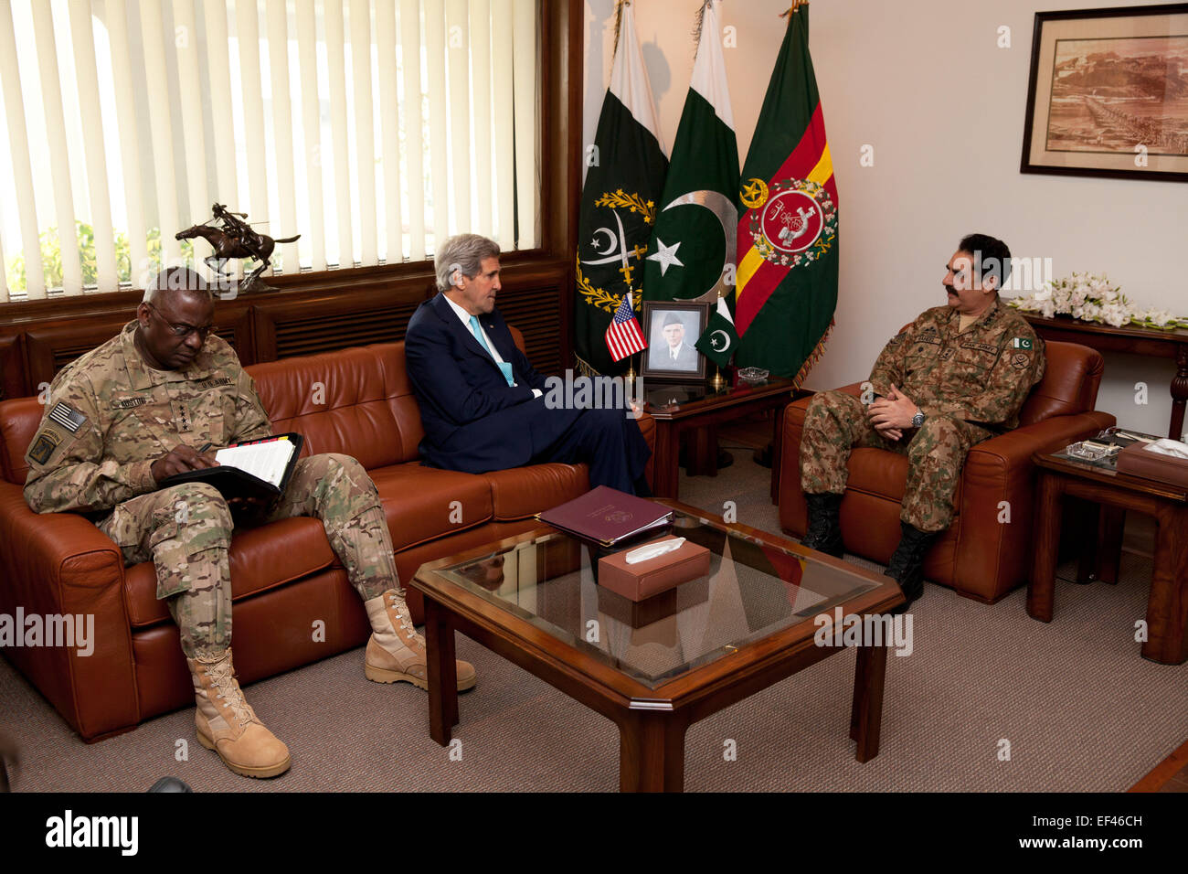 Pakistani army chief staff general hi-res stock photography and images ...