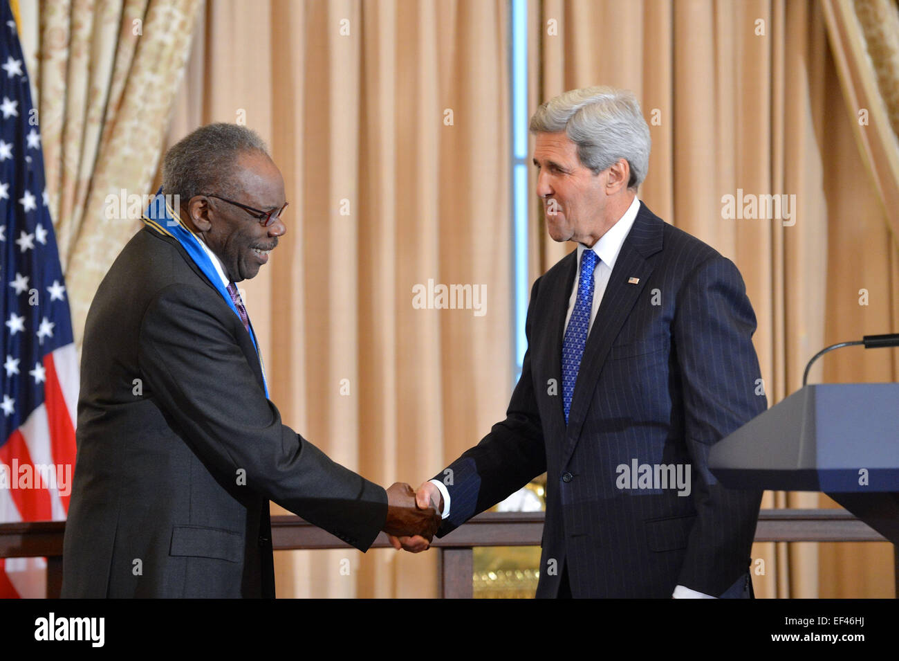 U.S. Secretary of State John Kerry awards Sam Gilliam the Medal of Arts ...