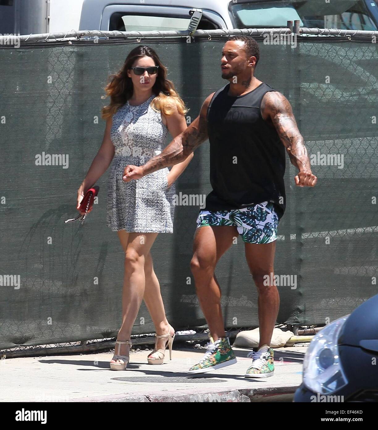 Kelly Brook and boyfriend David McIntosh go shopping in Los Angeles ...