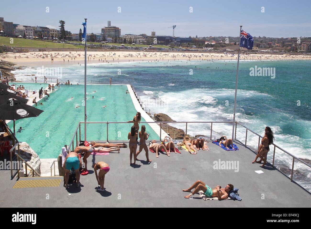 Bondi icebergs sea pool hi-res stock photography and images - Alamy