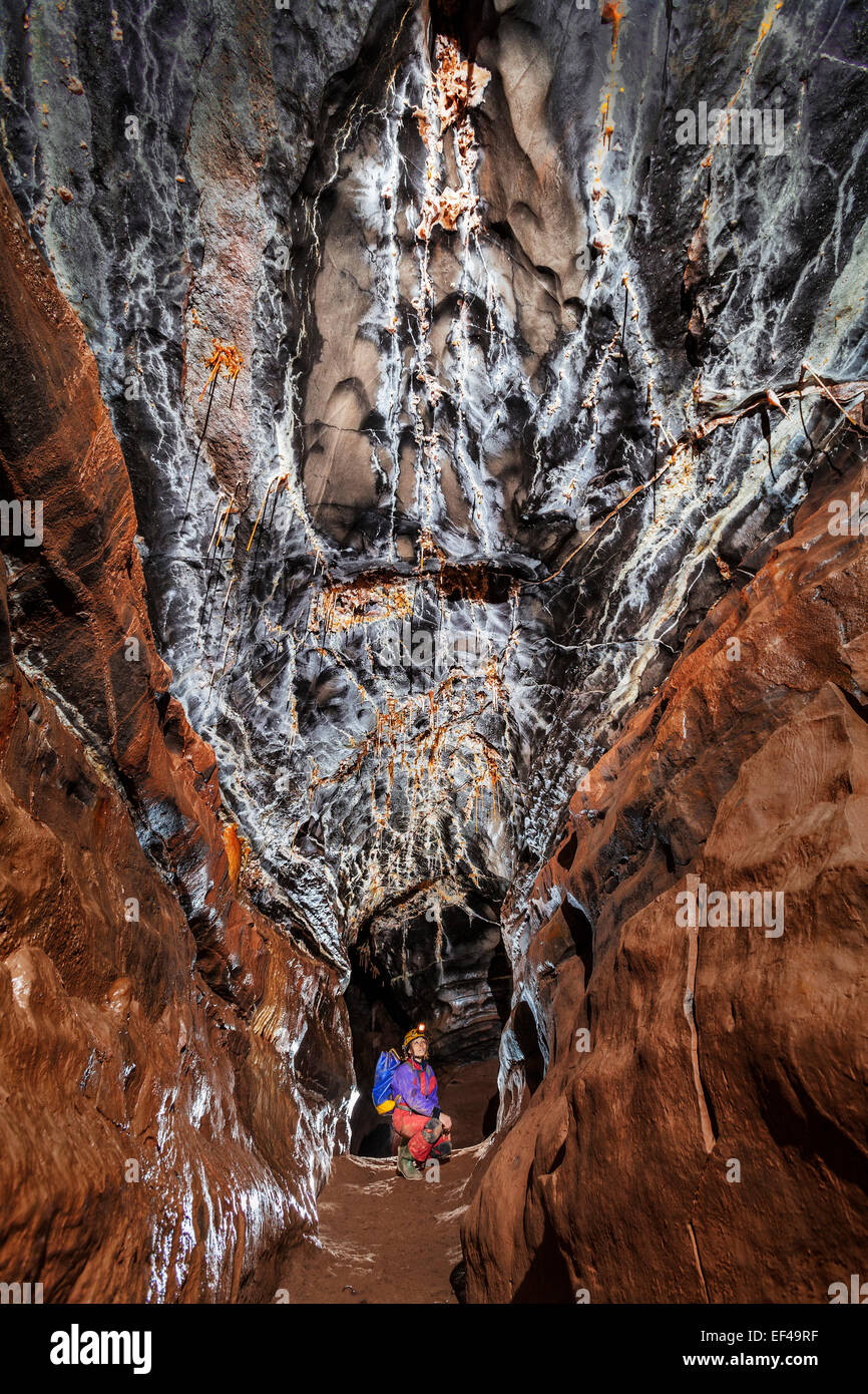 Woman caving spelunking cave hi-res stock photography and images - Alamy