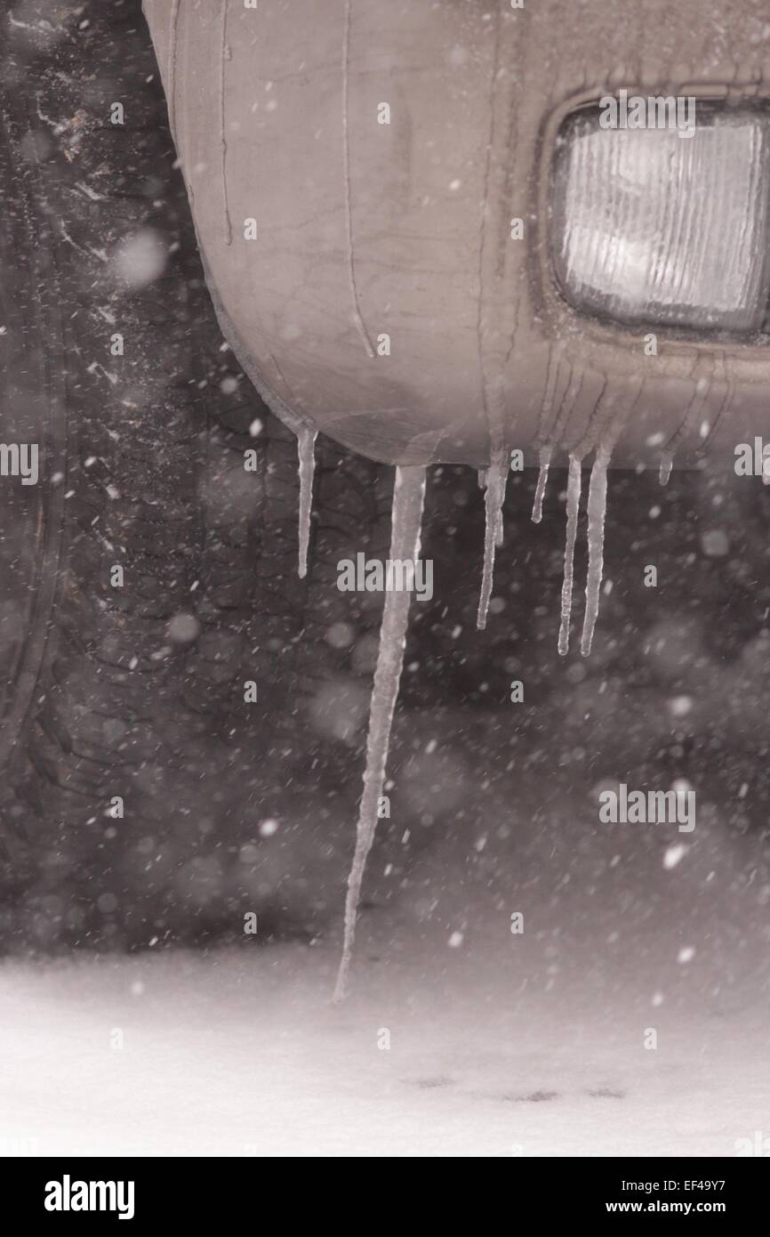 New York, USA. 26th Jan, 2015. The blizzard known as Juno starts to ...