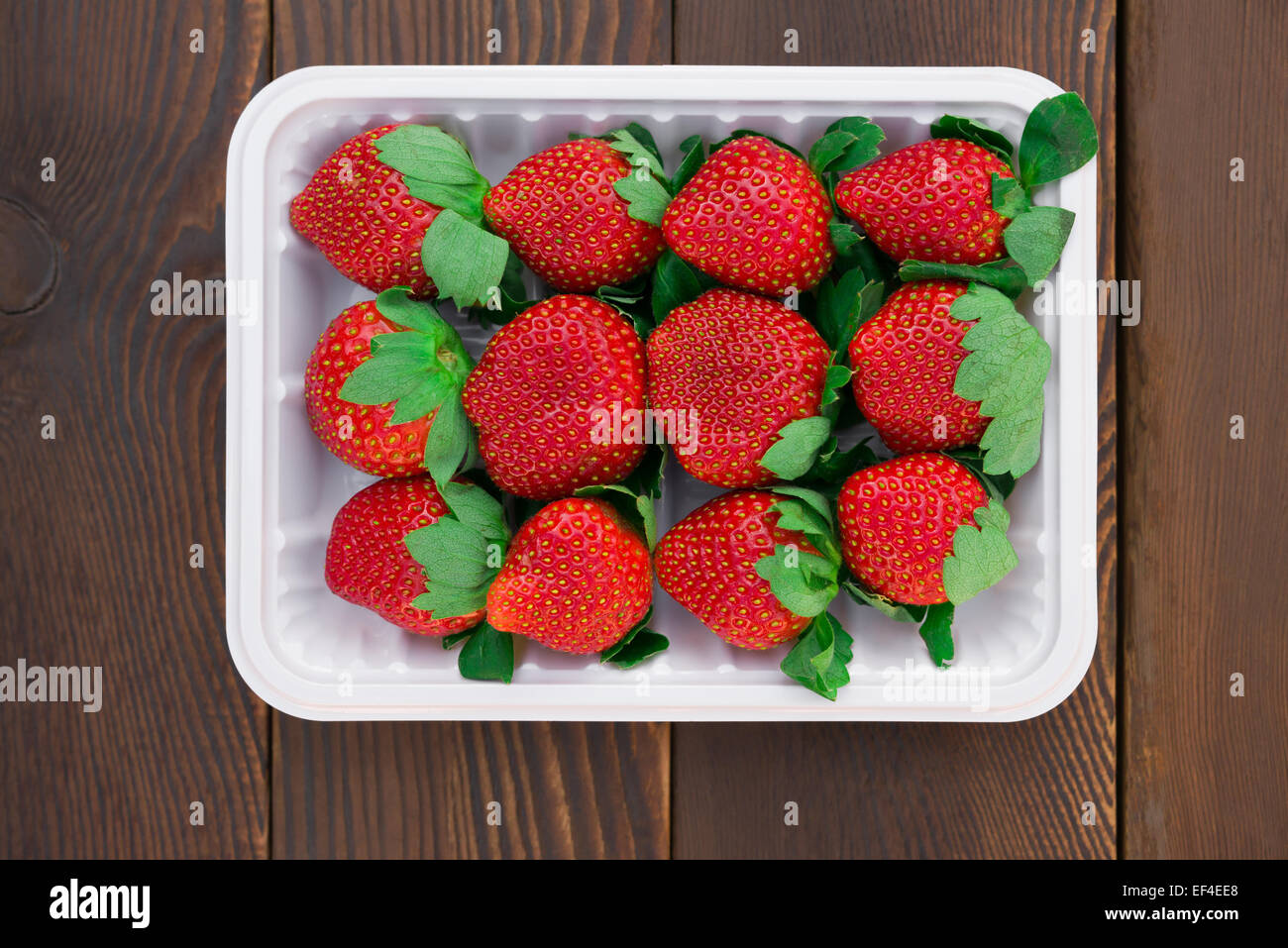 top view strawberries on wood Stock Photo - Alamy