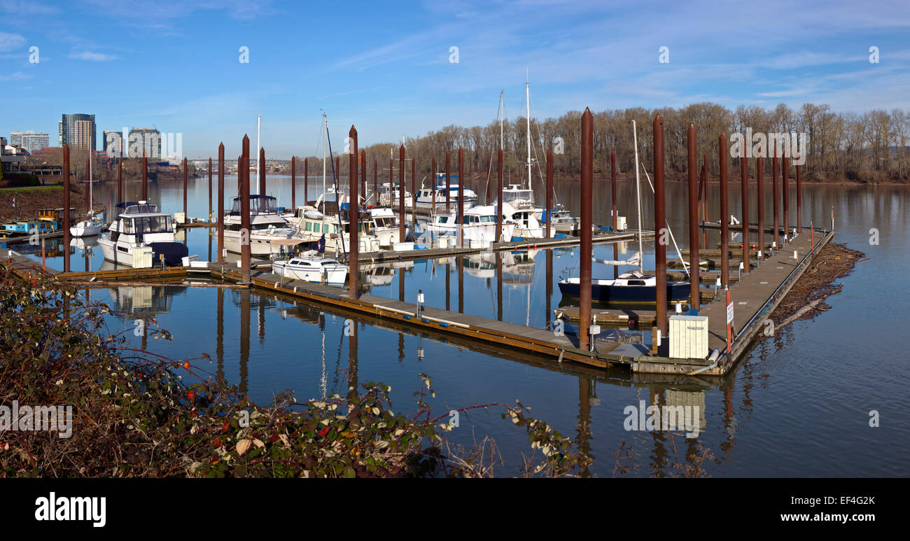 Marina and river overlooking Portland high rises and Ross Island bridge ...