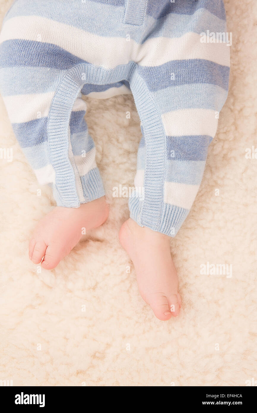 Infant feet hi-res stock photography and images - Alamy