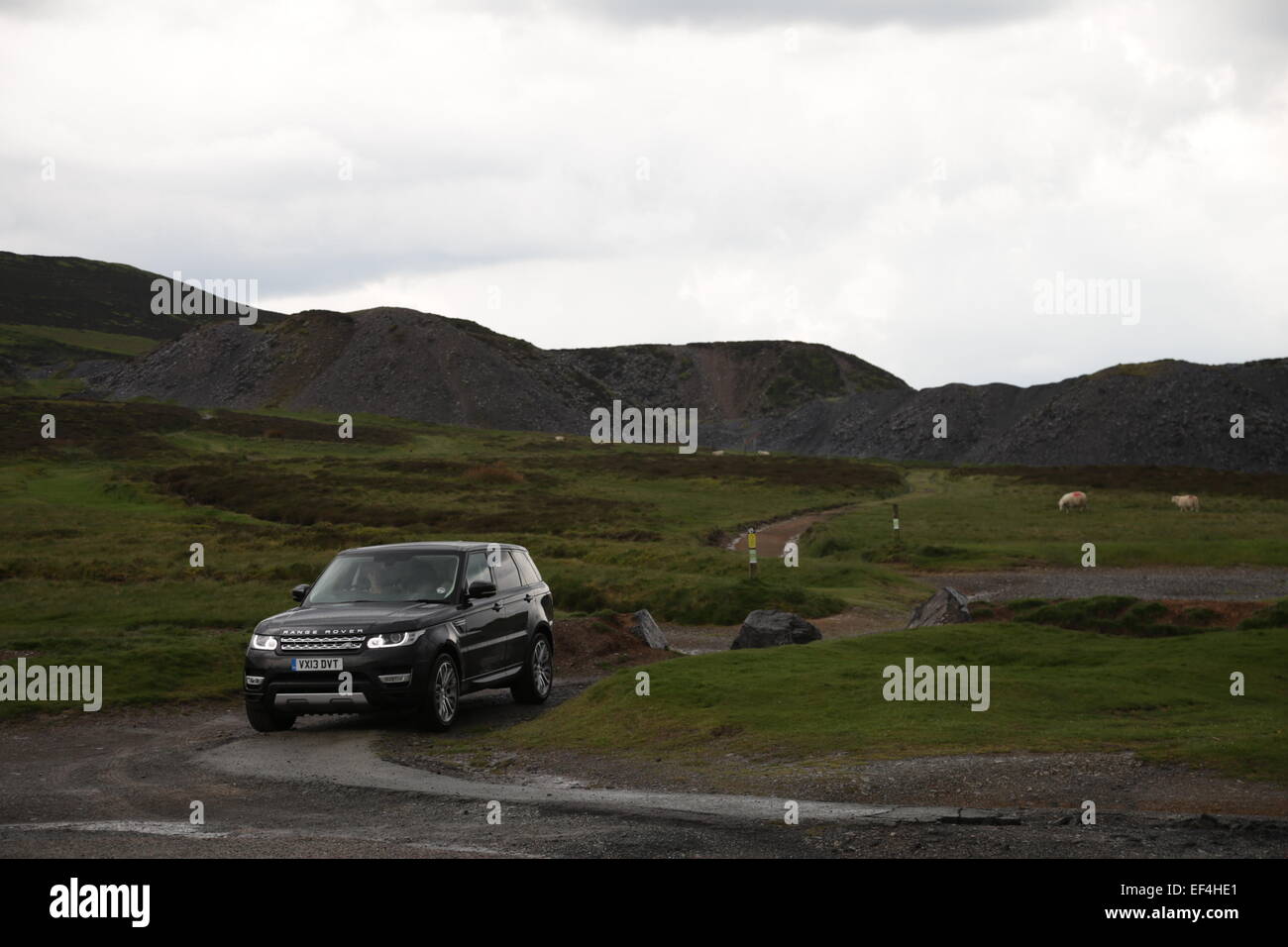 Range rover wales hi-res stock photography and images - Alamy