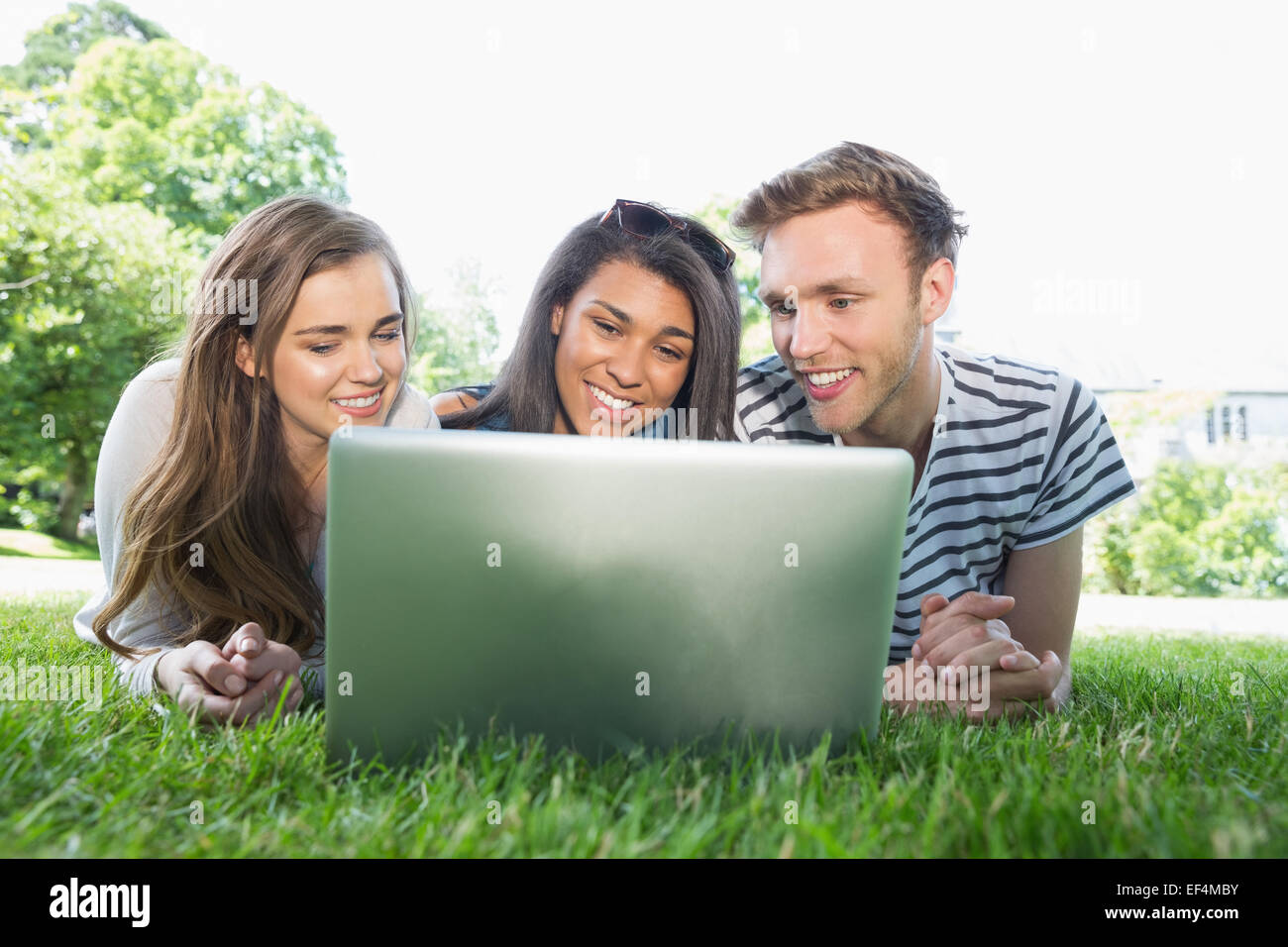 Happy students computer hi-res stock photography and images - Alamy