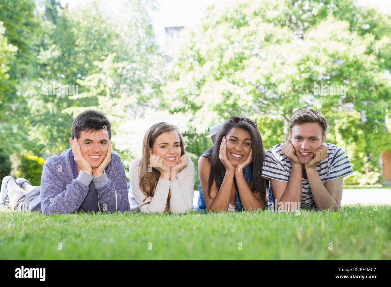 Happy students hi-res stock photography and images - Alamy