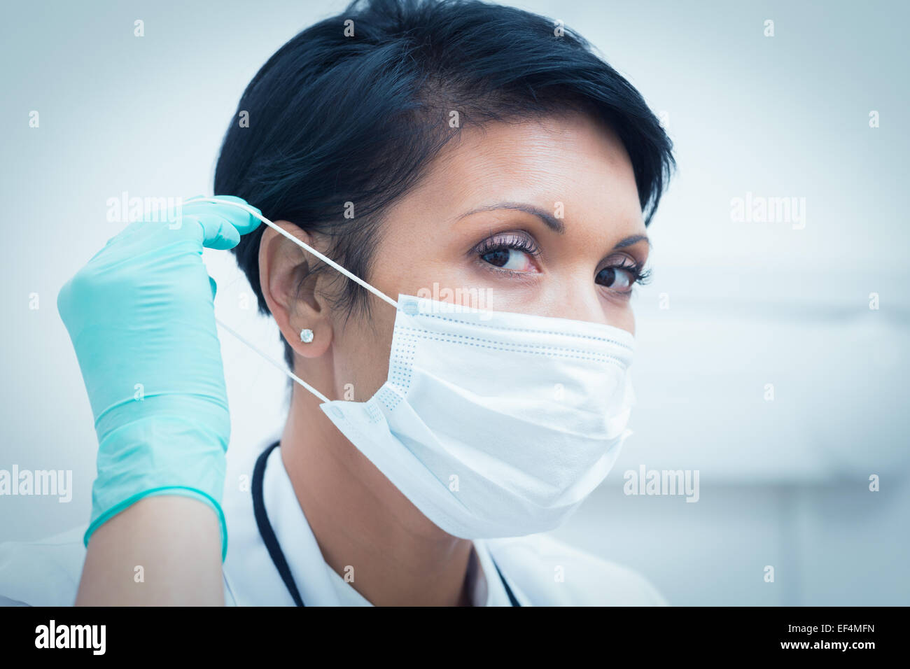 Black female surgical mask hi-res stock photography and images - Alamy