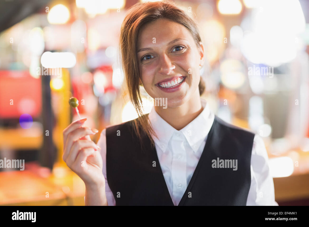Pretty barmaid hi-res stock photography and images - Alamy