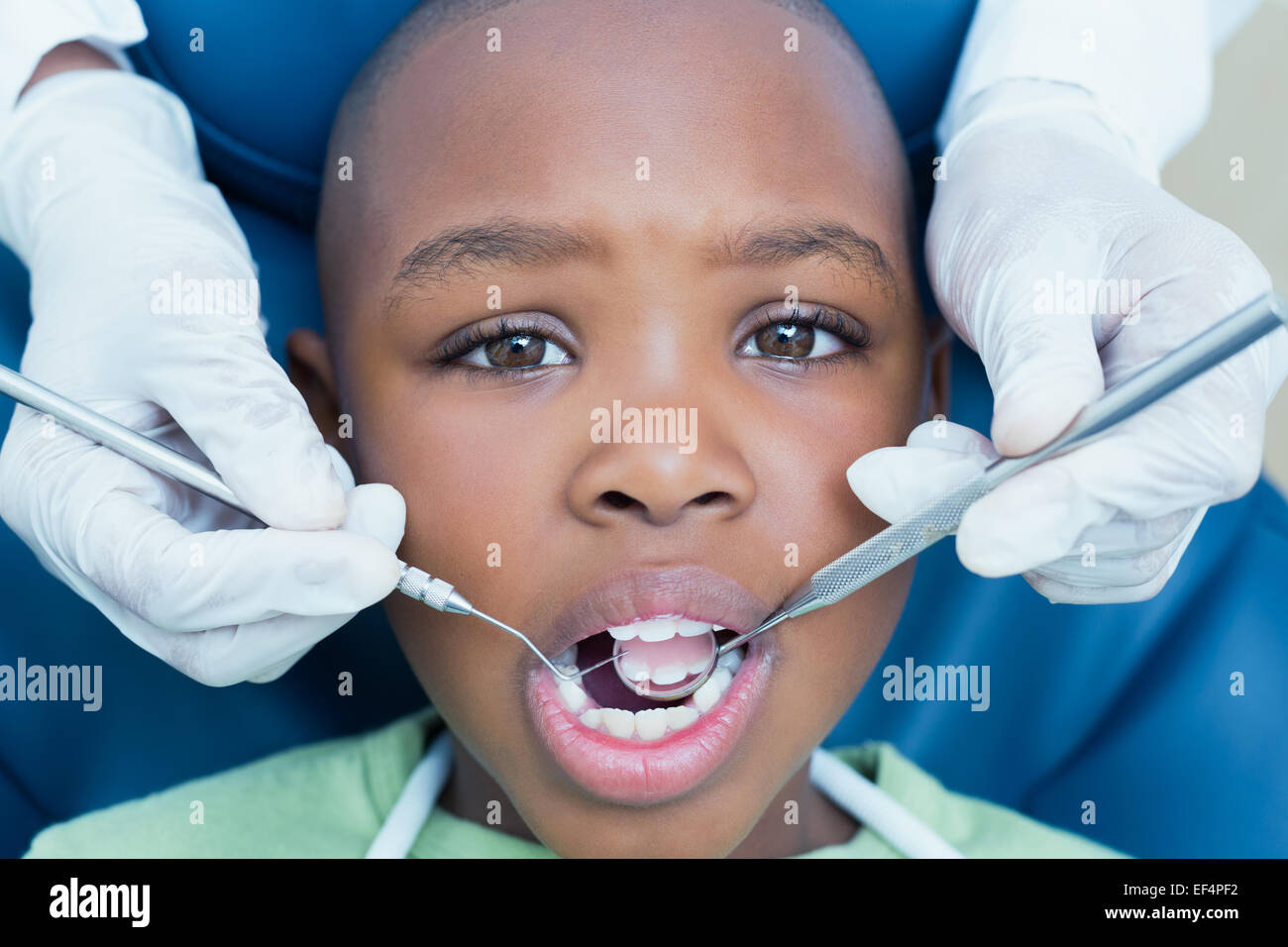 Child patient having teeth hi-res stock photography and images - Alamy
