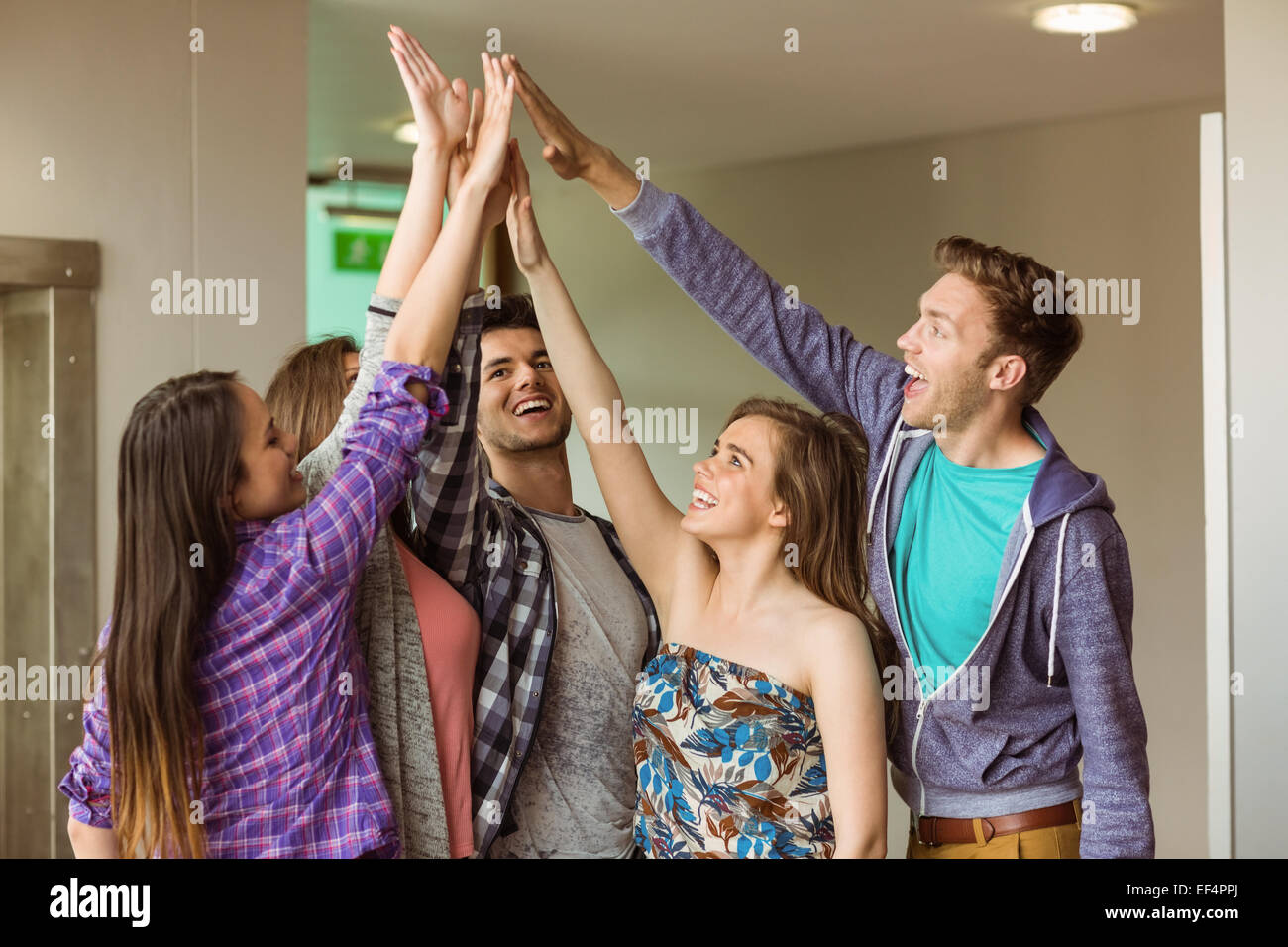 University students teamwork hi-res stock photography and images - Alamy