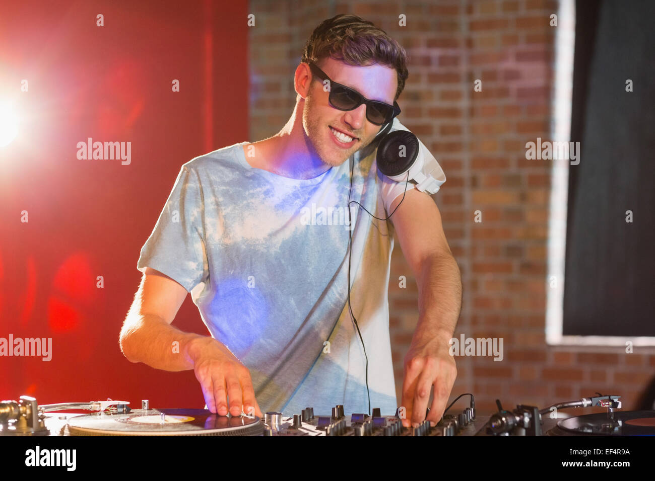 Dj decks hi-res stock photography and images - Alamy