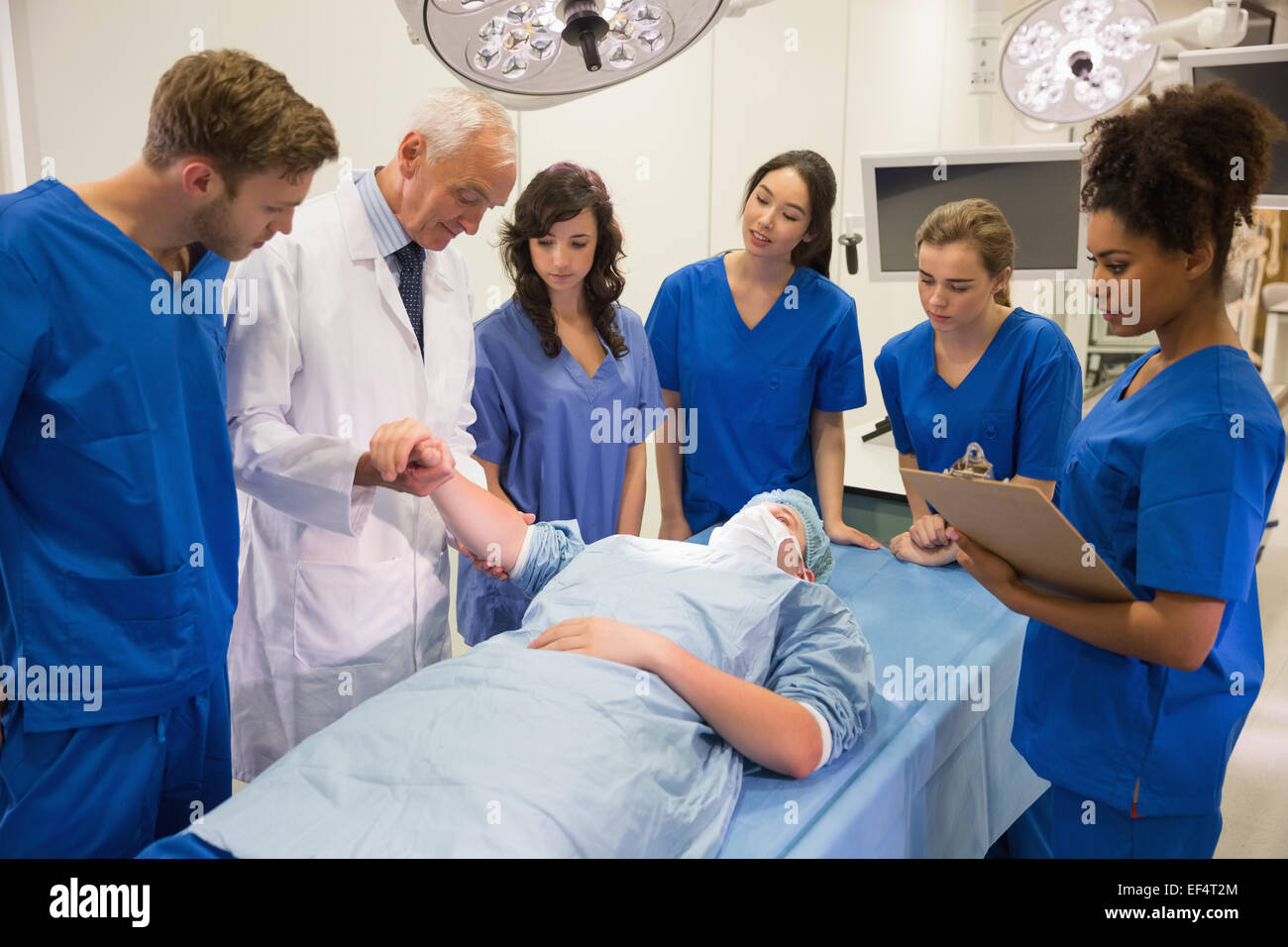 Student students mask hi-res stock photography and images - Alamy