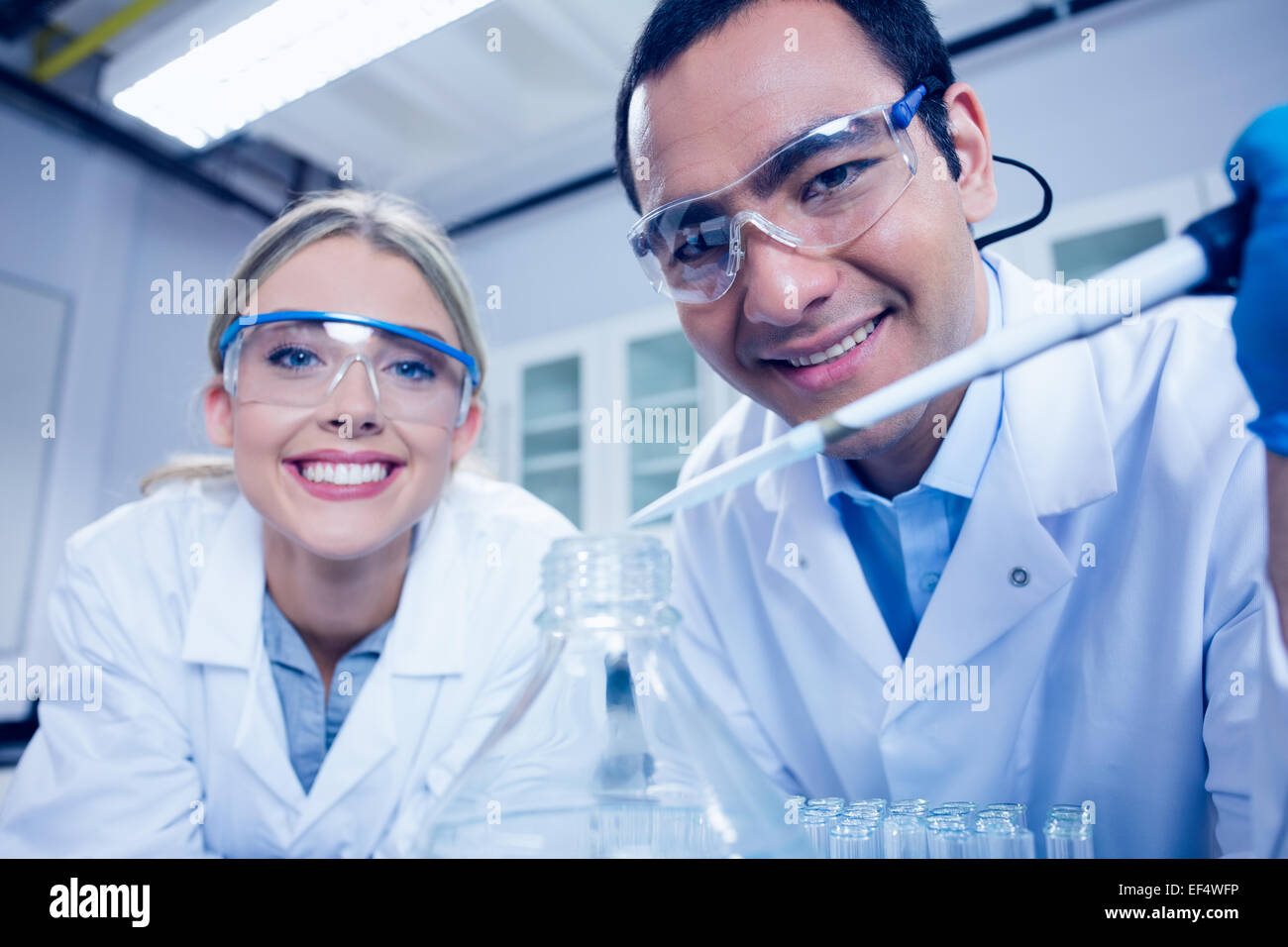 Beaker fill hi-res stock photography and images - Alamy